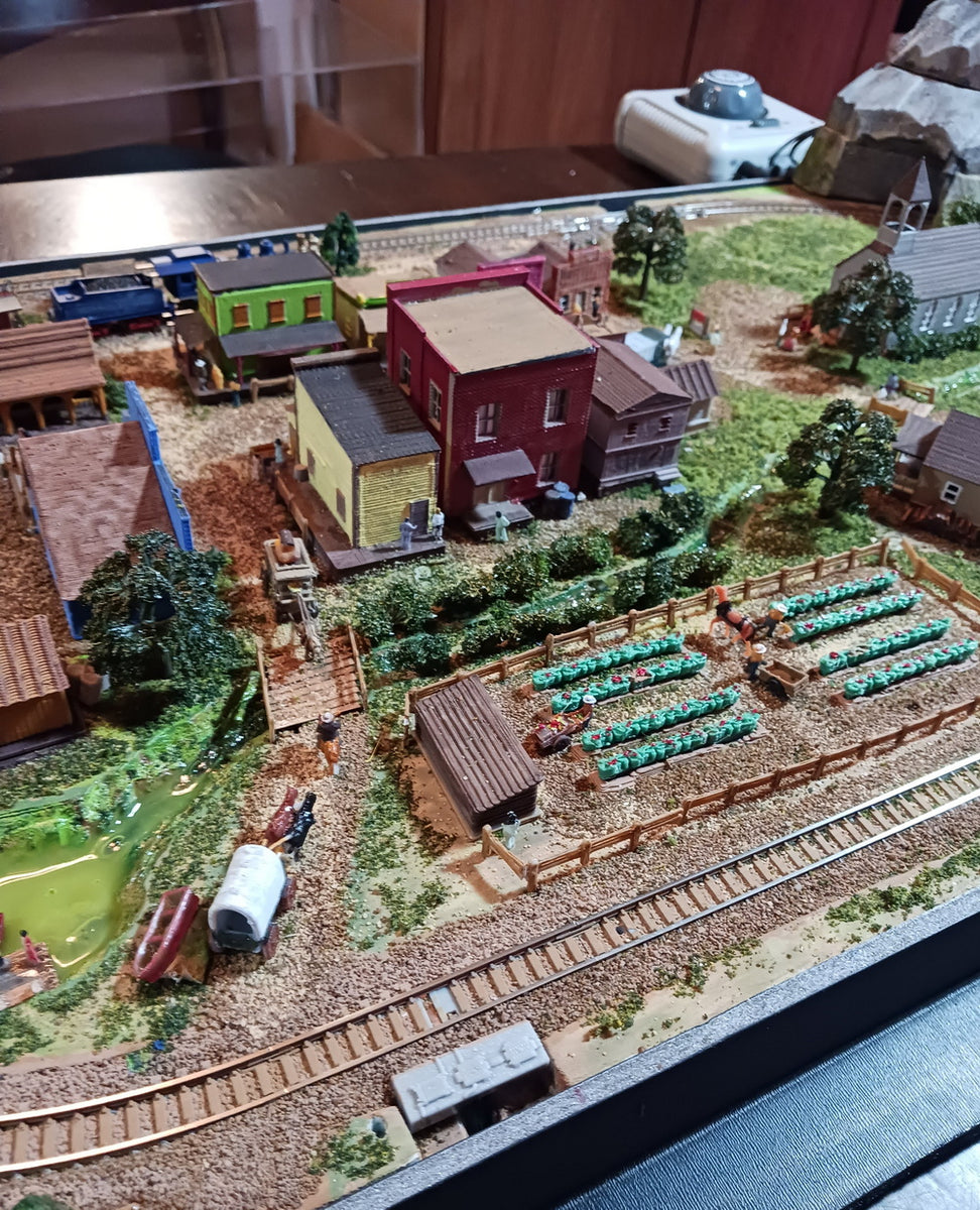 Cowboy Town & Country – Outland Models