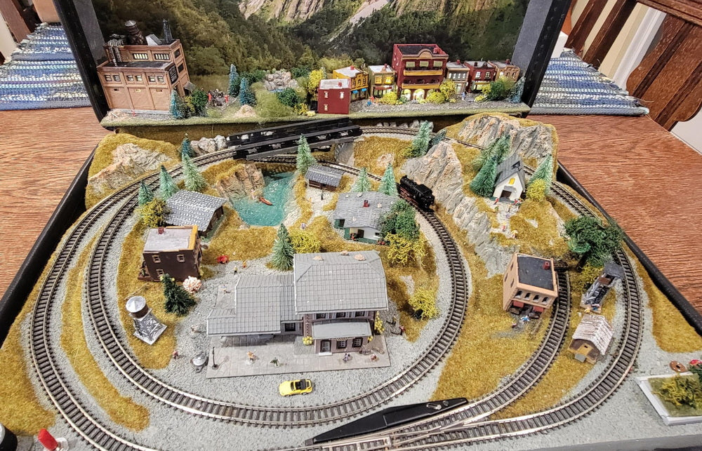 Z Scale Briefcase for All Seasons – Outland Models